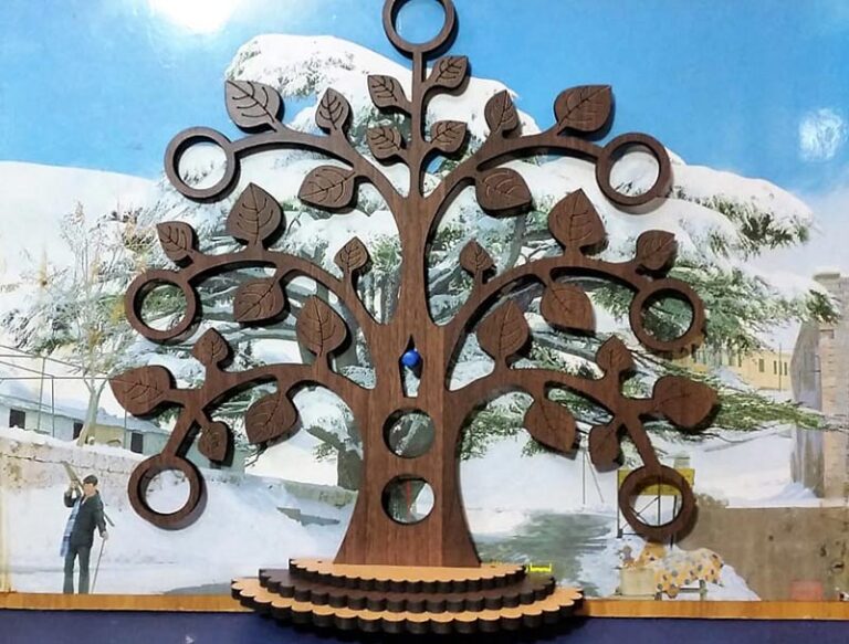 Handcrafted wood souvenir curios desk wall-stand Sculpture Family Tree