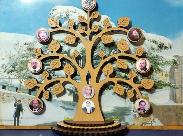 Handcrafted wood souvenir curios desk wall-stand Sculpture Family Tree